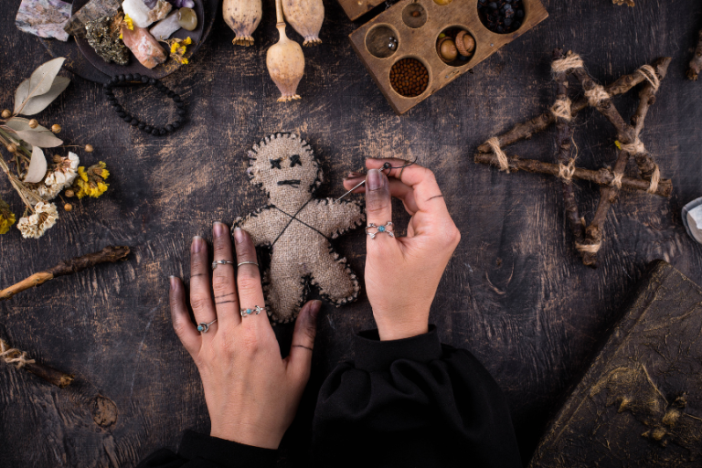 Kenali apa Tanda-tanda Sihir, Saka, Santau